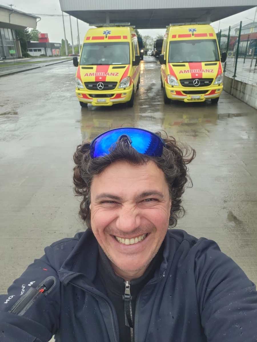 5th & 6th ambulances – delivered! 💙💛 – Ambulance Relief